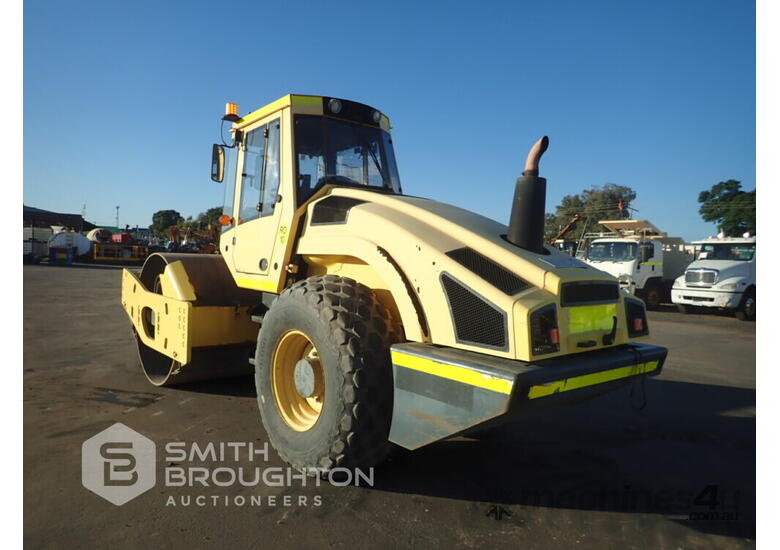 Used 2004 BOMAG BW211D-4 SMOOTH DRUM VIBRATORY ROLLER Single Drum ...