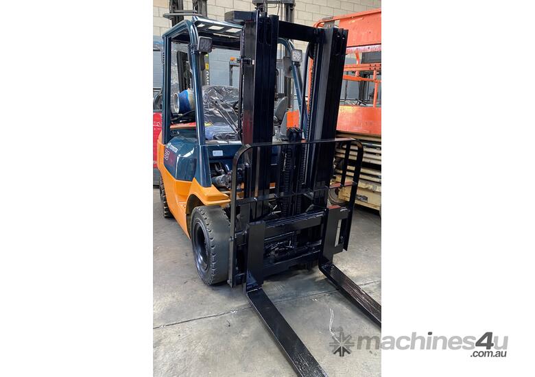 Used 2002 Toyota Toyota 2 5 Container Mast Container Handling Forklift ...