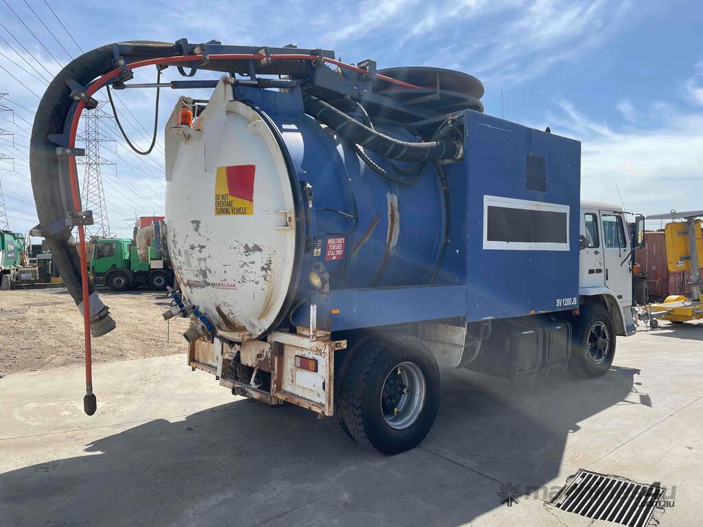 Buy Used international ACCO 2350E Trucks (948200)