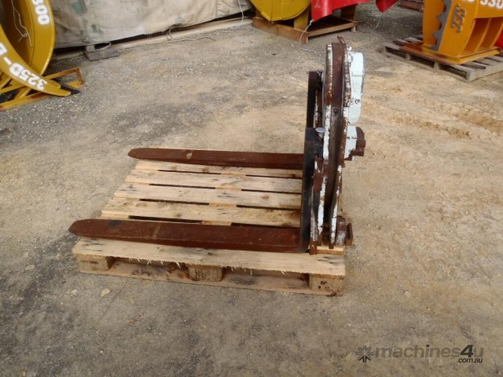 Used 2002 CASCADE Cascade Forks Rotating Class 2 Forklift Tynes (102001)