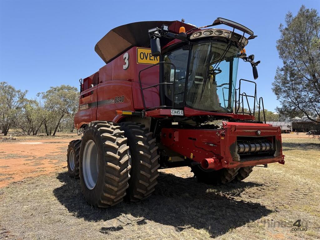 Used 2016 Case 2016 CASE 8240 HEADER Header Front (1195201)
