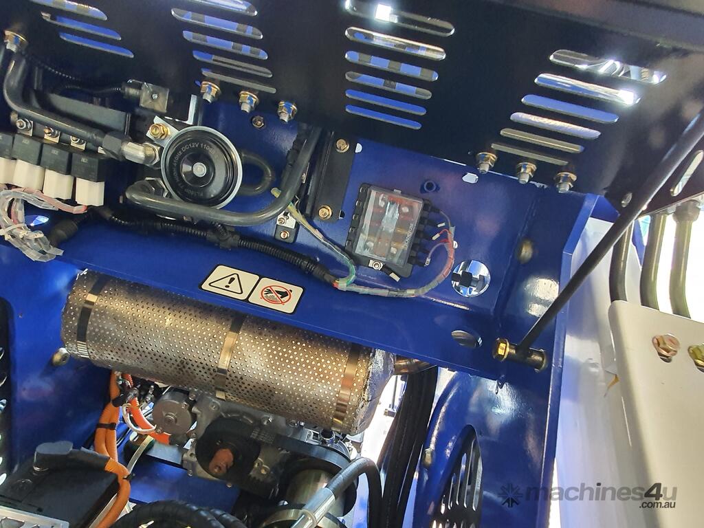 New 2022 Taskmaster TASKMASTER Mini Loader - Track Drive - 23 hp Petrol ...