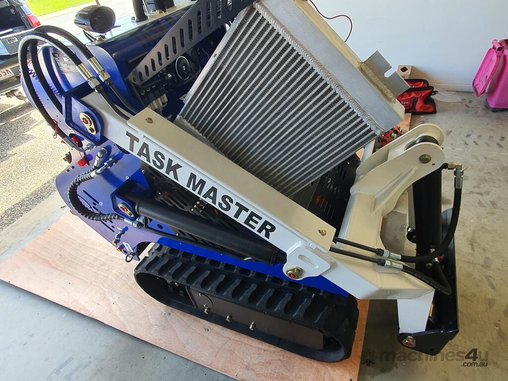 New 2022 Taskmaster TASKMASTER Mini Loader - Track Drive - 23 hp Petrol ...
