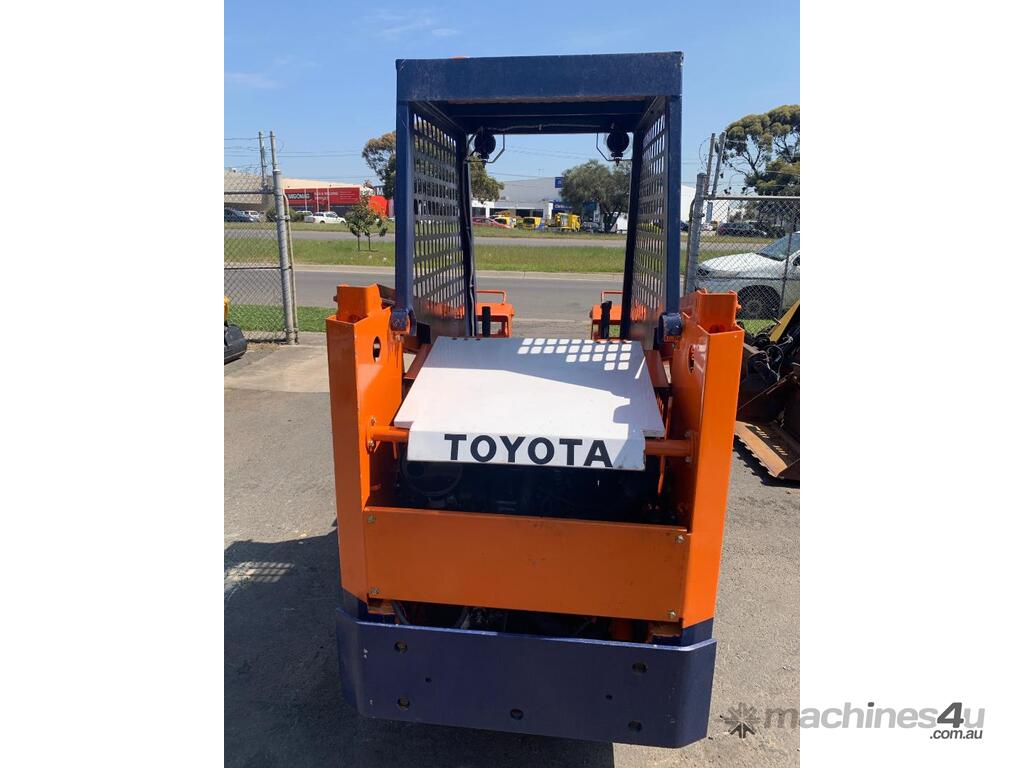 Used Toyota SDK4 Skid Steer Loaders (861401)