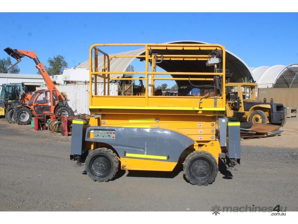 Used 2014 haulotte Compact 12Dx 4Wd Scissor Lift (1127810)