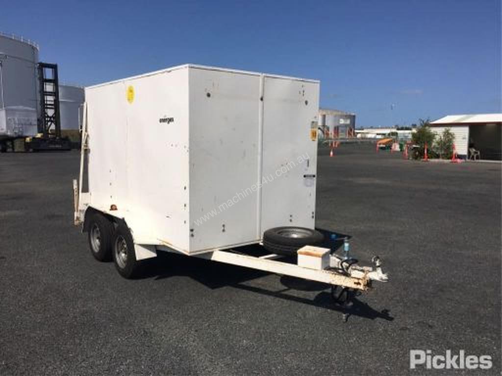 Buy Used nathan trailers 2003 Nathan Trailers Quad Dog Trailer in ...