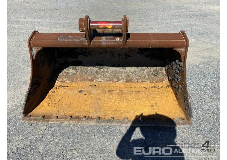Used Not Specified Unknown 1735mm Mud Bucket to suit Excavator Centers ...