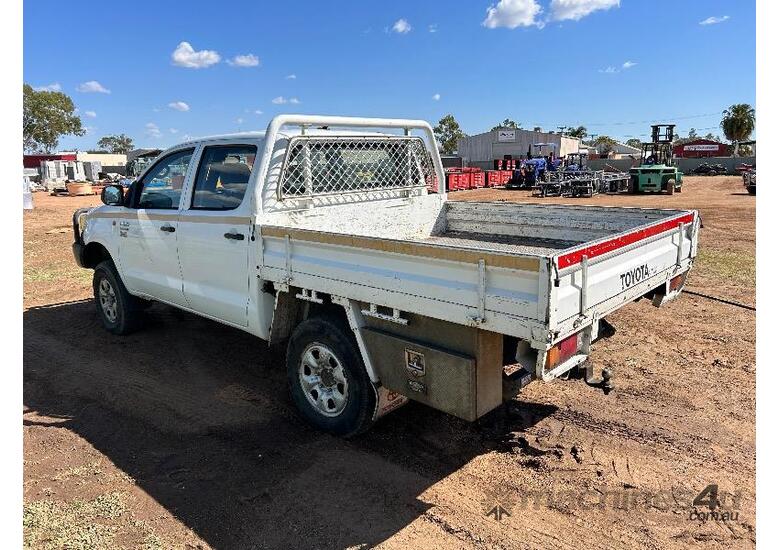 Buy Used 2012 Toyota 2012 TOYOTA HILUX WORKMATE UTE Utes in , - Listed ...