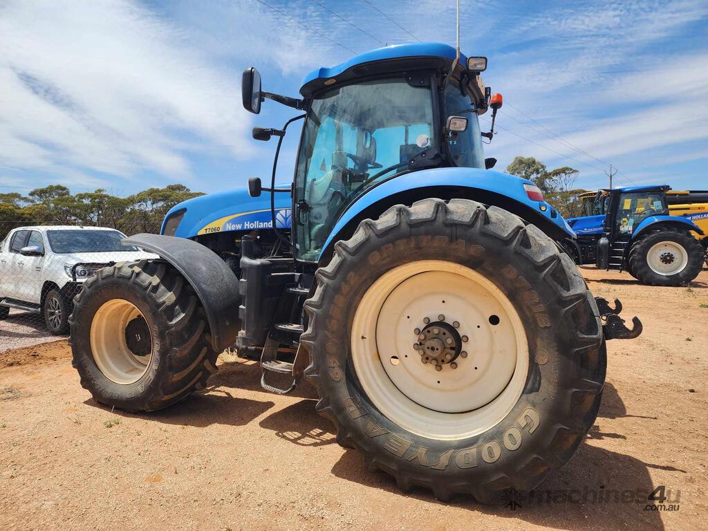 Used 2007 New Holland T7060 Tractors (925210)