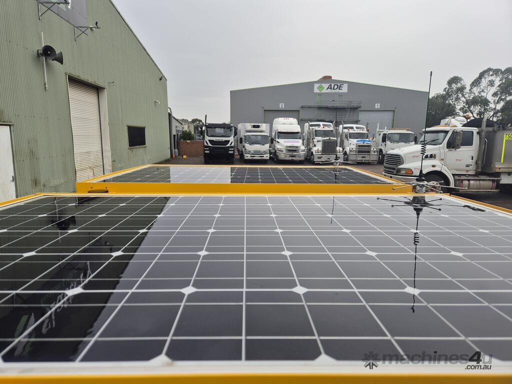 Buy Used bartco 2022 Bartco PTL Traffic Light Trailer Trailers (1114811)