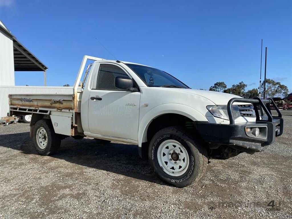 Buy Used Mitsubishi Triton Single Cab Trucks (1126911)