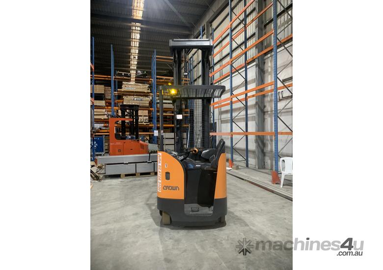 Used 2015 Crown Crown 2T 5700 Series RR Ride on Reach Trucks in ...