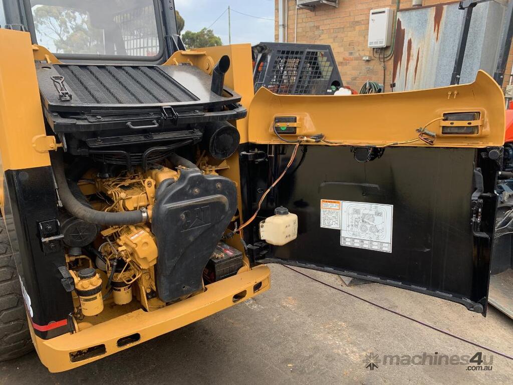 Used Caterpillar 216B 3 Wheeled SkidSteers (968111)