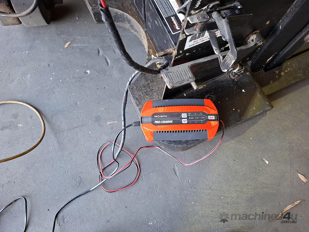 Used Crown WT 110 Walkie Stackers (1065912)