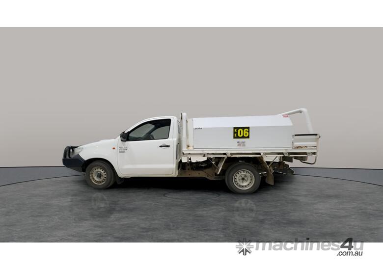 Buy Used 2015 Toyota 2015 Toyota Hilux Workmate 4X2 Single Cab Ute Utes ...