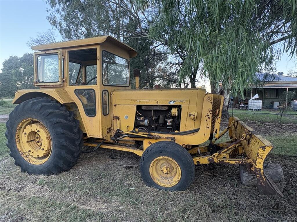 Used chamberlain CHAMBERLAIN C670 Tractor Tractors (1104812) - Listed ...