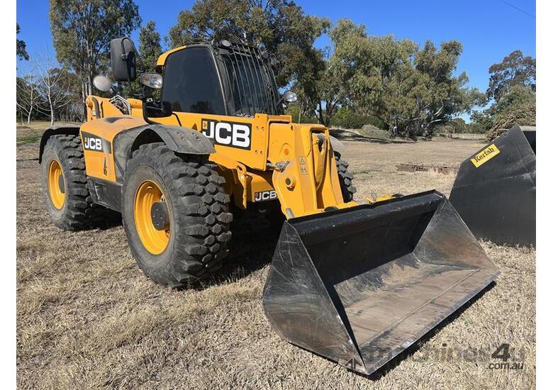 Used 2021 jcb 2021 JCB 560-80 TELEHANDLER w ATTACHMENTS Telehandler in ...