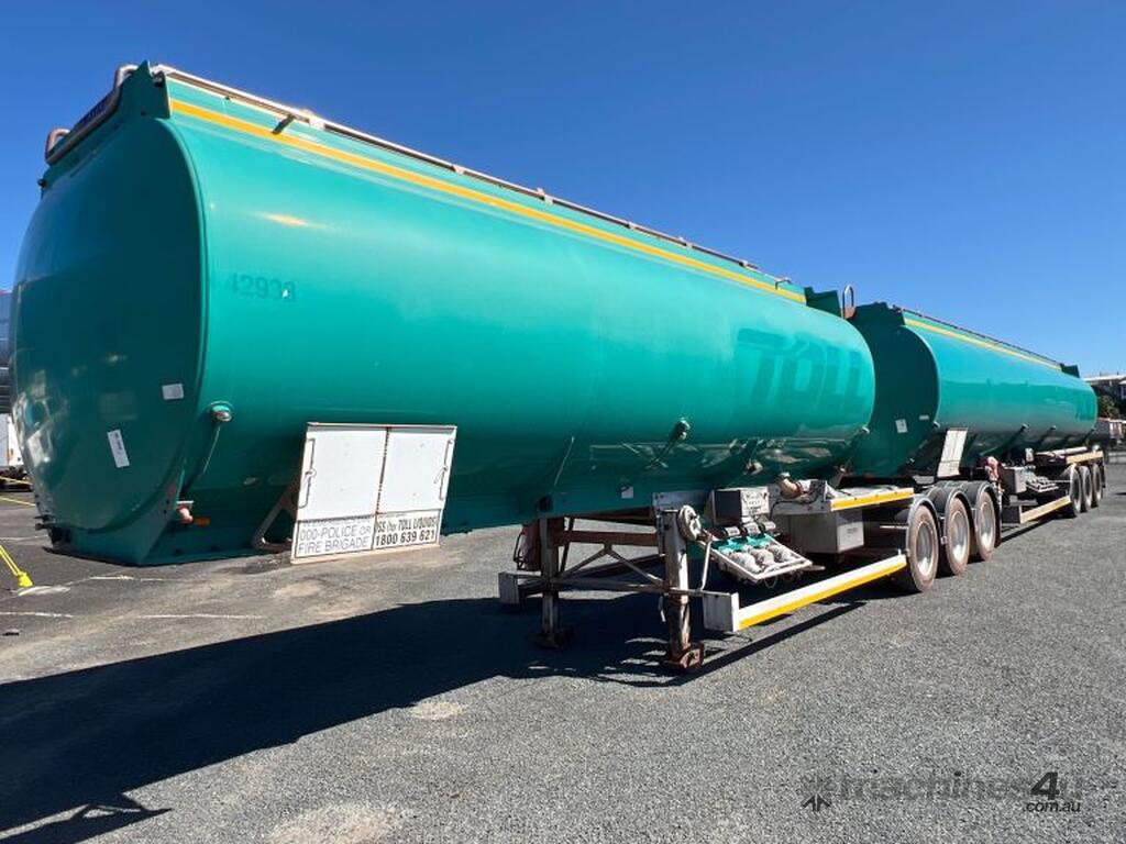 Buy Used 2015 tieman TRI-AXLE TANKER Sand Blasting Cabinets in ALTONA ...