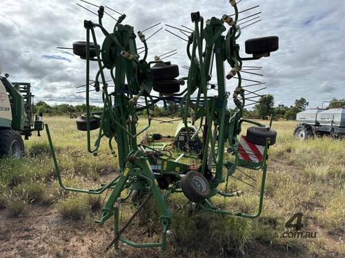 Used 2020 KRONE 8 4M LINKAGE TEDDER RAKE in , - Listed on Machines4u