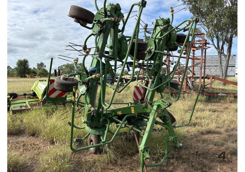 Used 2020 KRONE 8 4M LINKAGE TEDDER RAKE in , - Listed on Machines4u