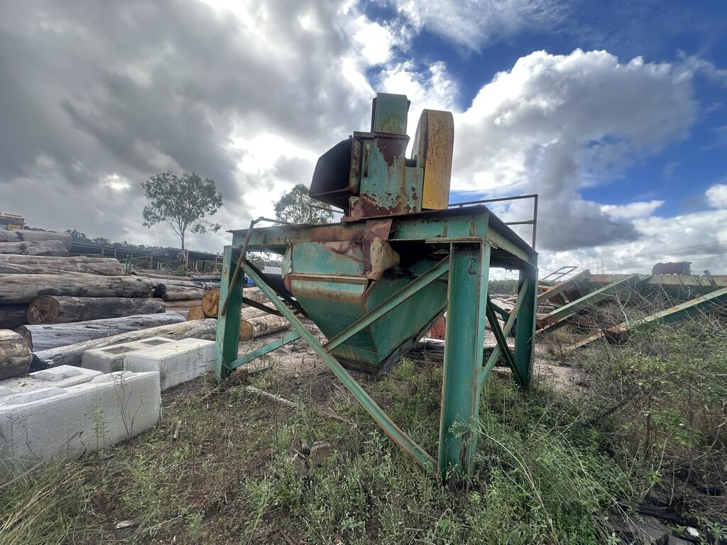 Used 1990 precision Precision 66 Chipper Wood Chippers Shredders (1122113)