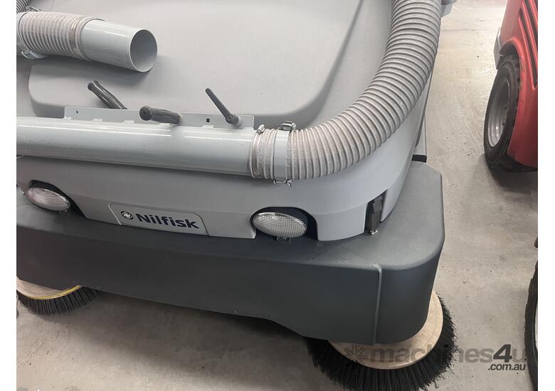 Used nilfisk SW8000 Ride On Sweeper in , - Listed on Machines4u