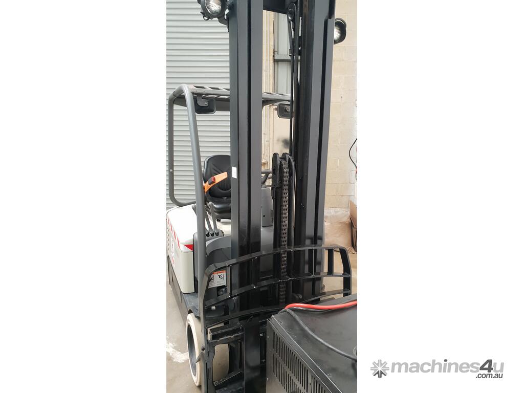 Hire Crown FORKPAC - CROWN SC4000 COUNTERBALANCE FORKLIFT Forklifts and ...