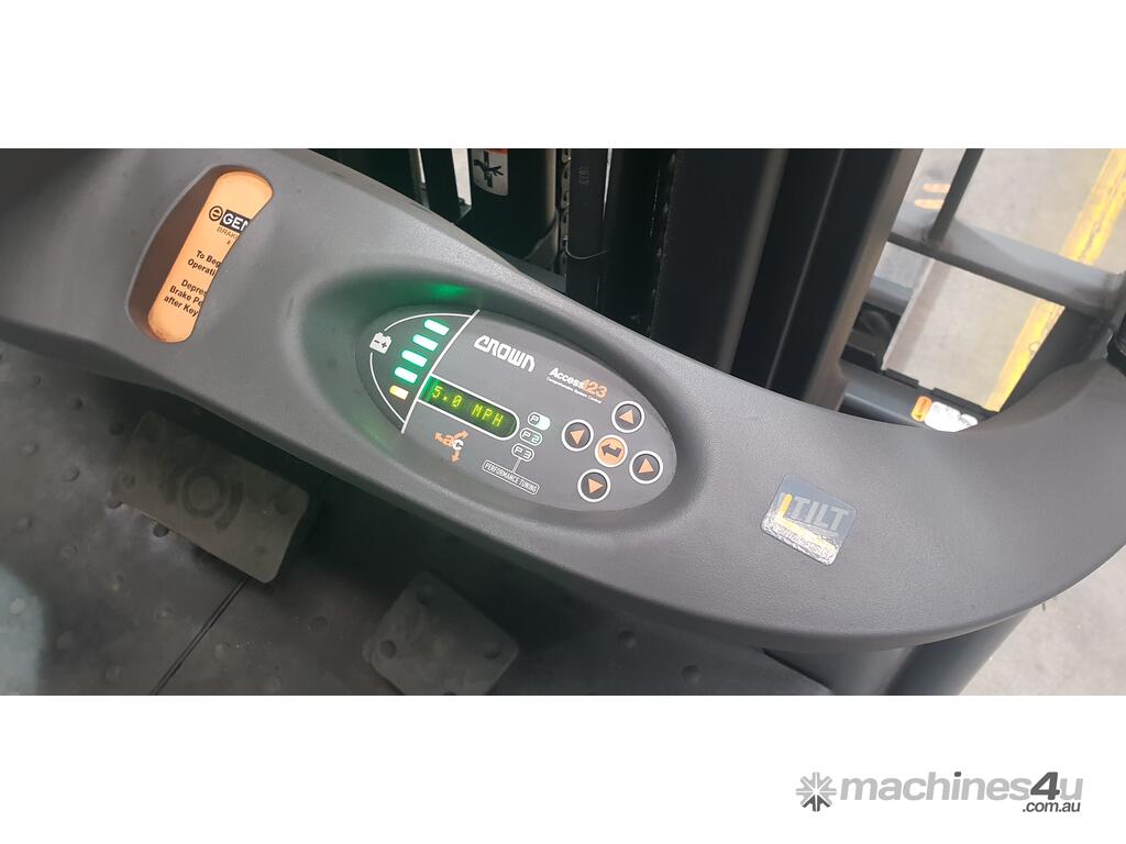 Hire Crown FORKPAC - CROWN SC4000 COUNTERBALANCE FORKLIFT Forklifts and ...