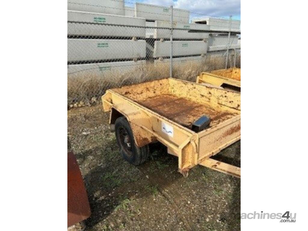 Buy Used 1994 major trailers 1994 Major Trailers Single Axle Box ...