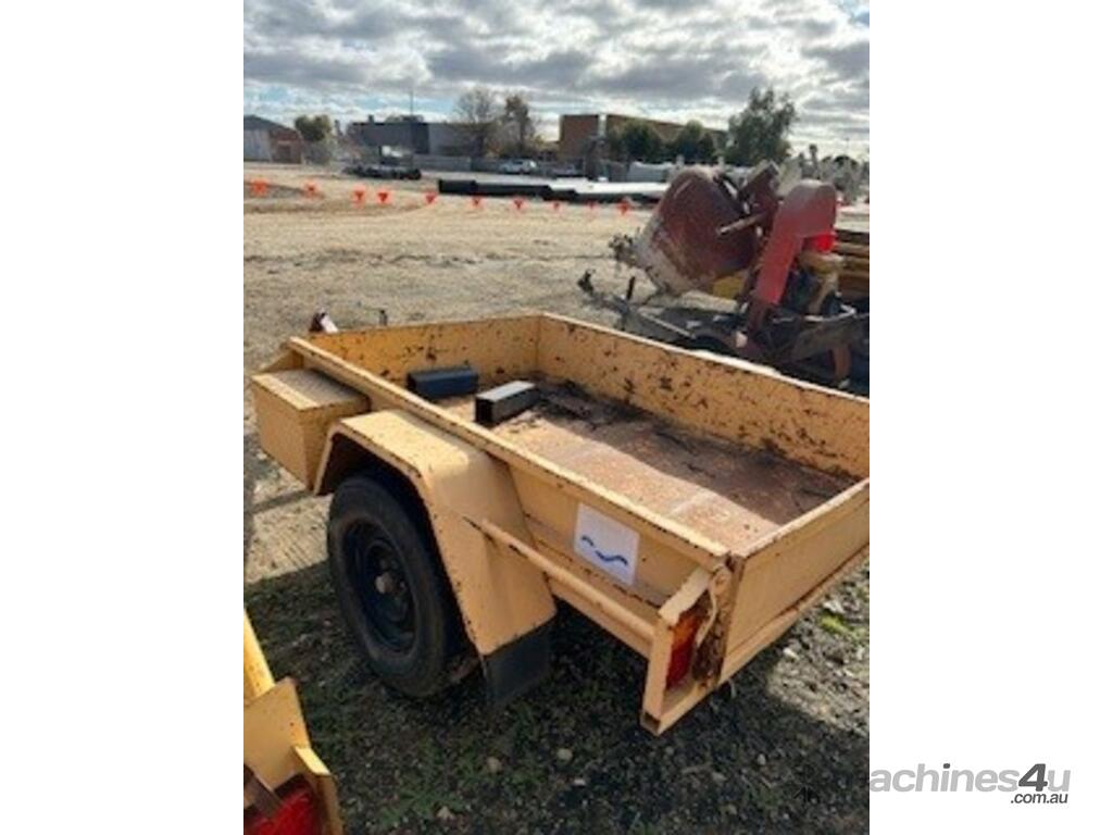 Buy Used 1994 major trailers 1994 Major Trailers Single Axle Box ...