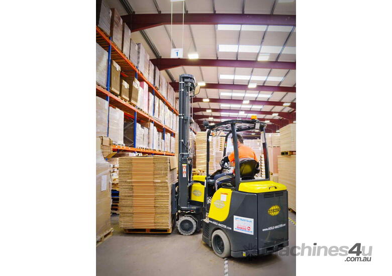 New aisle-master Narrow Aisle Articulated Forklift Reach Trucks in ...