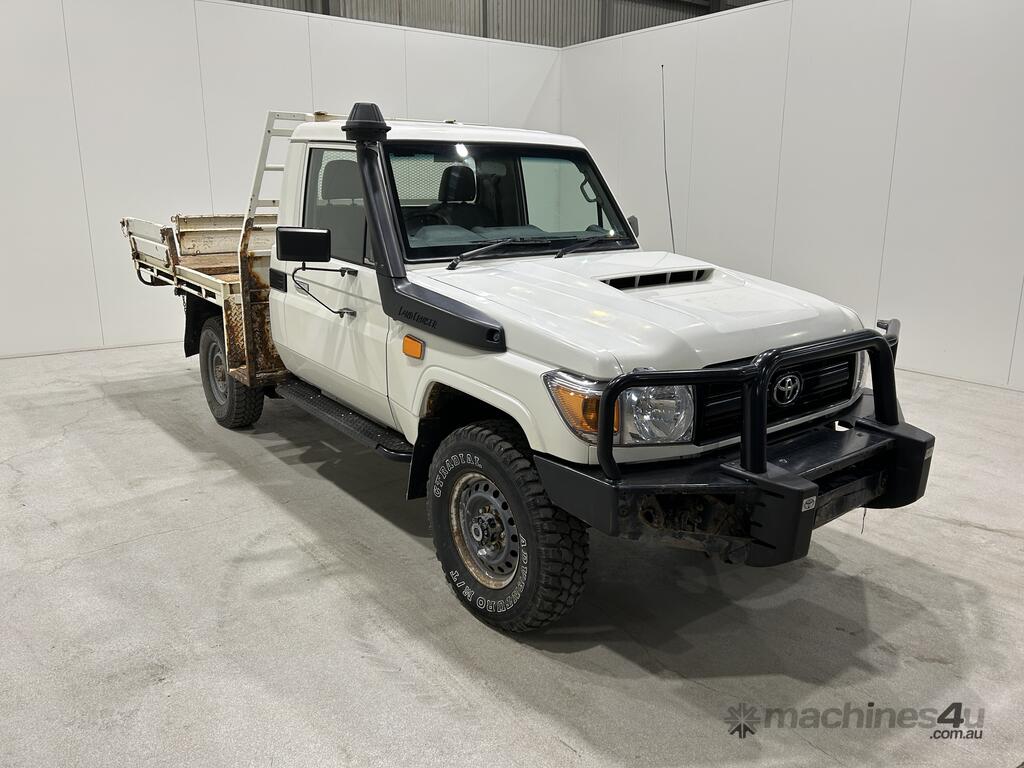 Buy Used 2019 Toyota 2019 Toyota Landcruiser 79 Series 4x4 Single Cab ...
