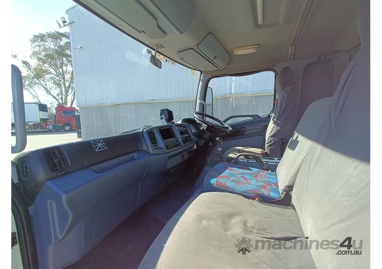 Buy Used 2004 Hino 2004 Hino FD1J 4x2 Service Truck Trucks in , - Listed on Machines4u