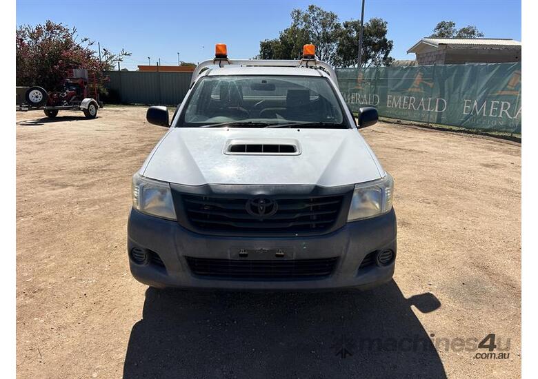 Buy Used 2013 Toyota 2013 TOYOTA HILUX WORKMATE UTE Utes in , - Listed ...