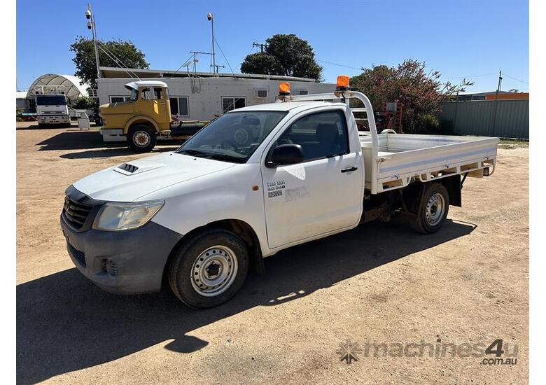 Buy Used 2013 Toyota 2013 TOYOTA HILUX WORKMATE UTE Utes in , - Listed ...