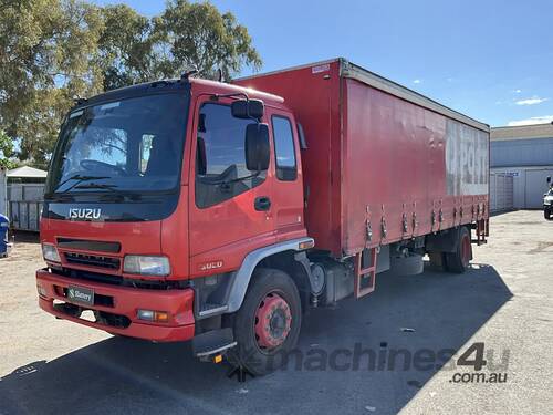 Buy Used 2006 Isuzu 2006 Isuzu FTR 900 Long 4x2 Curtainsider Trucks (1016816) - Listed on Machines4u