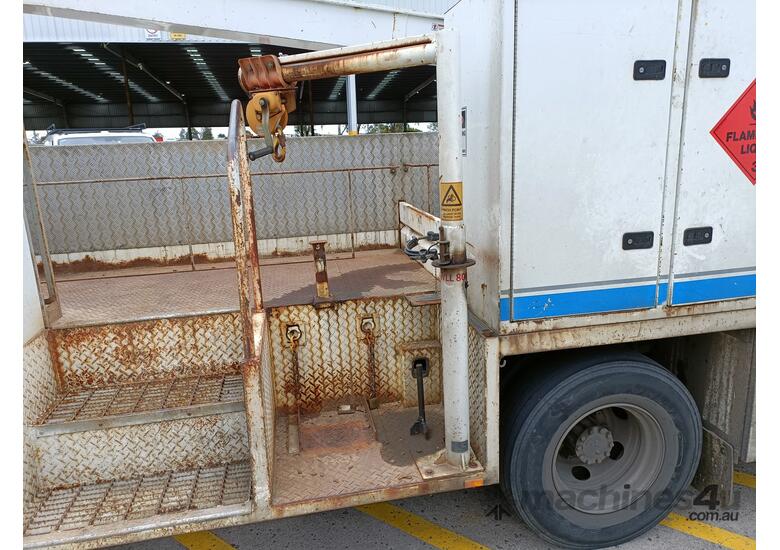 Buy Used 2004 Hino 2004 Hino FD1J 4x2 Service Truck Trucks in , (1051116) - Listed on Machines4u