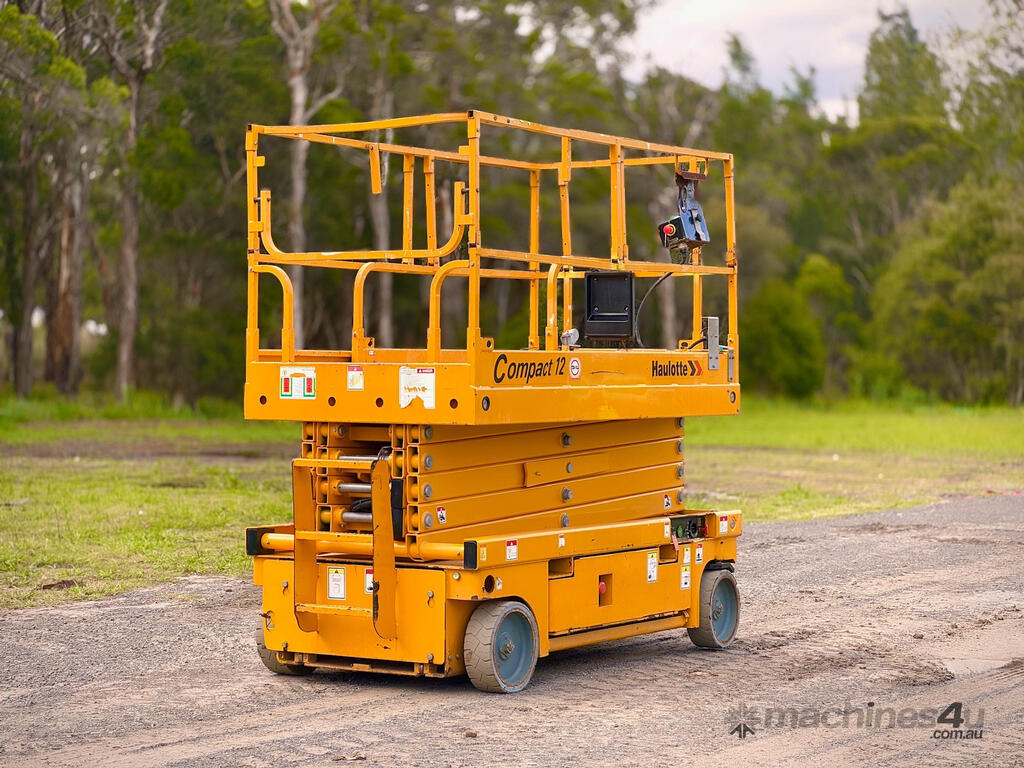 Used 2015 haulotte COMPACT 12 Access Equipment (1074716)