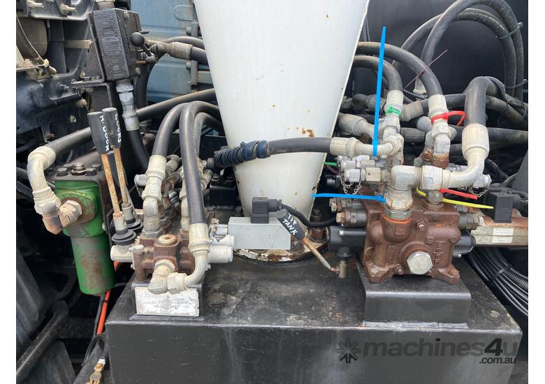 Buy Used 2011 Hino 2011 Hino 700 2848 FS Vacuum Truck Vacuum Tanker ...