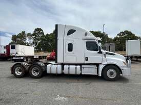 Buy Used Frightliner 2021 Frightliner Cascadia 4x2 Prime Mover Trucks ...