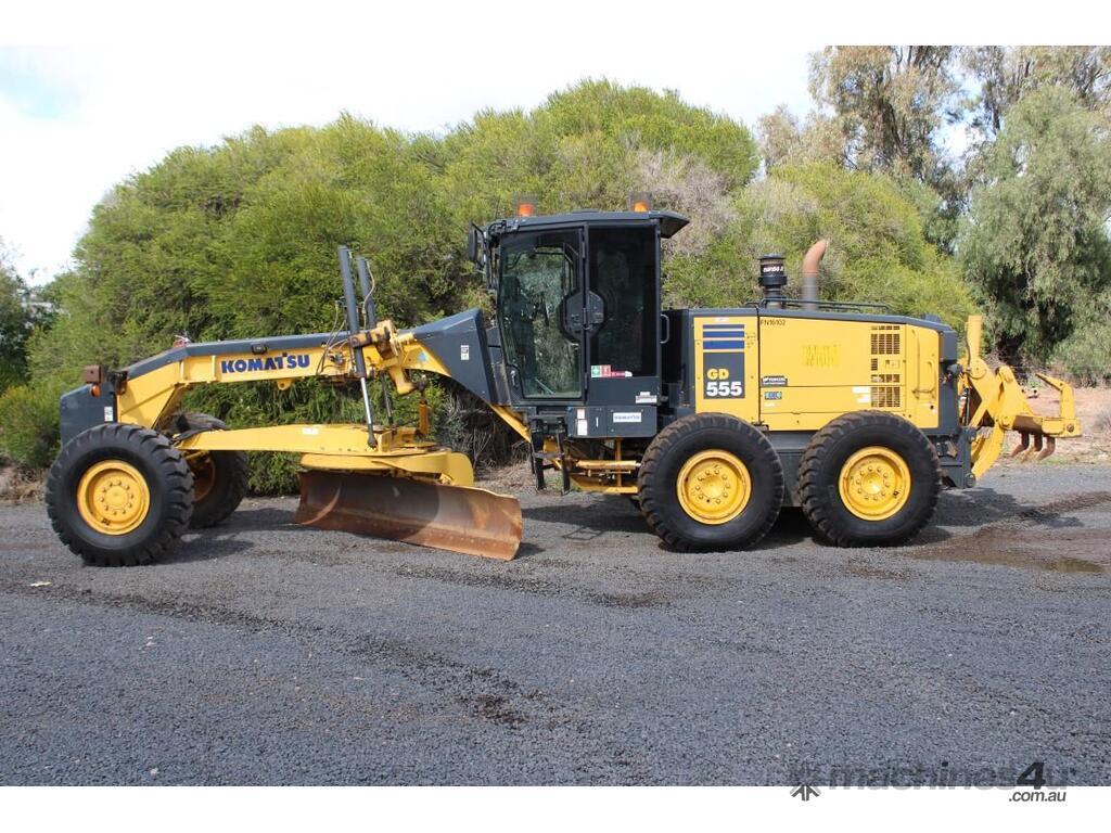 Used 2016 komatsu 555-5 Grader (1118217)