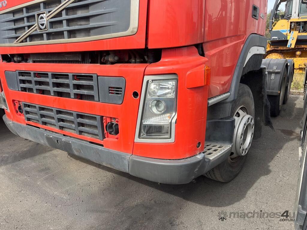 Buy Used 2005 Volvo FM12 Service Trucks (1195517)