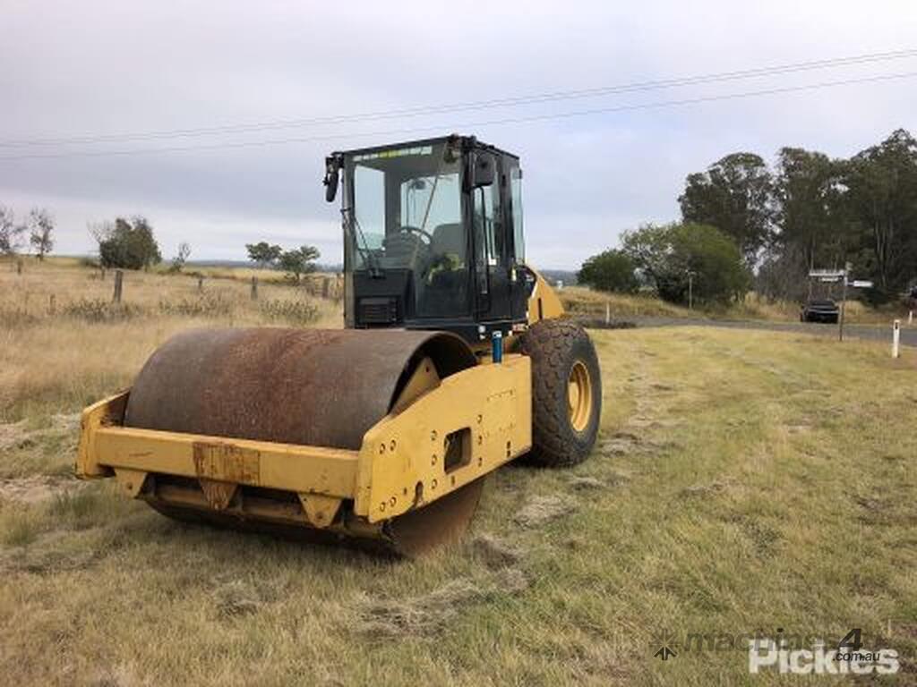 Used Caterpillar 2012 Caterpillar CS54 XT Wheel Loader in , - Listed on ...