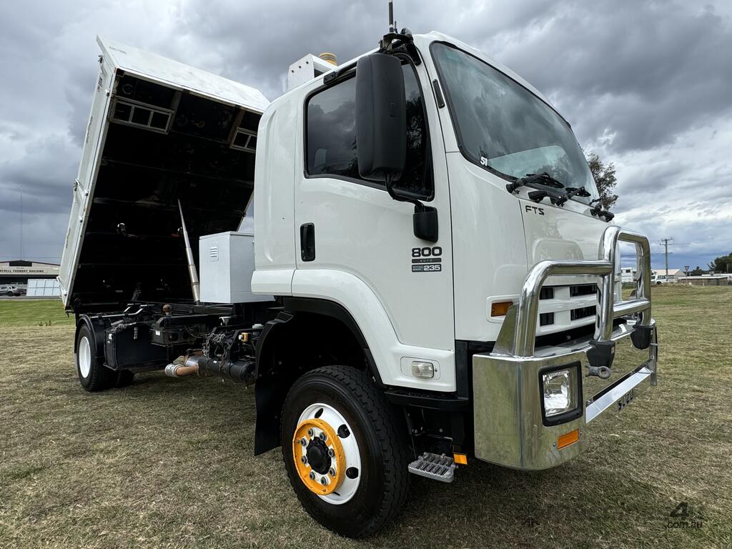 Buy Used 2012 Isuzu FTS800 Tipper Trucks in INVERELL, NSW