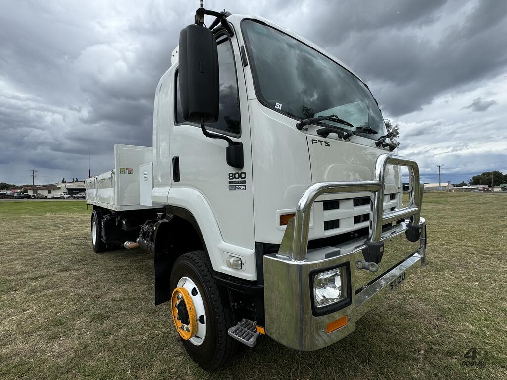 Buy Used 2012 Isuzu FTS800 Tipper Trucks in INVERELL, NSW