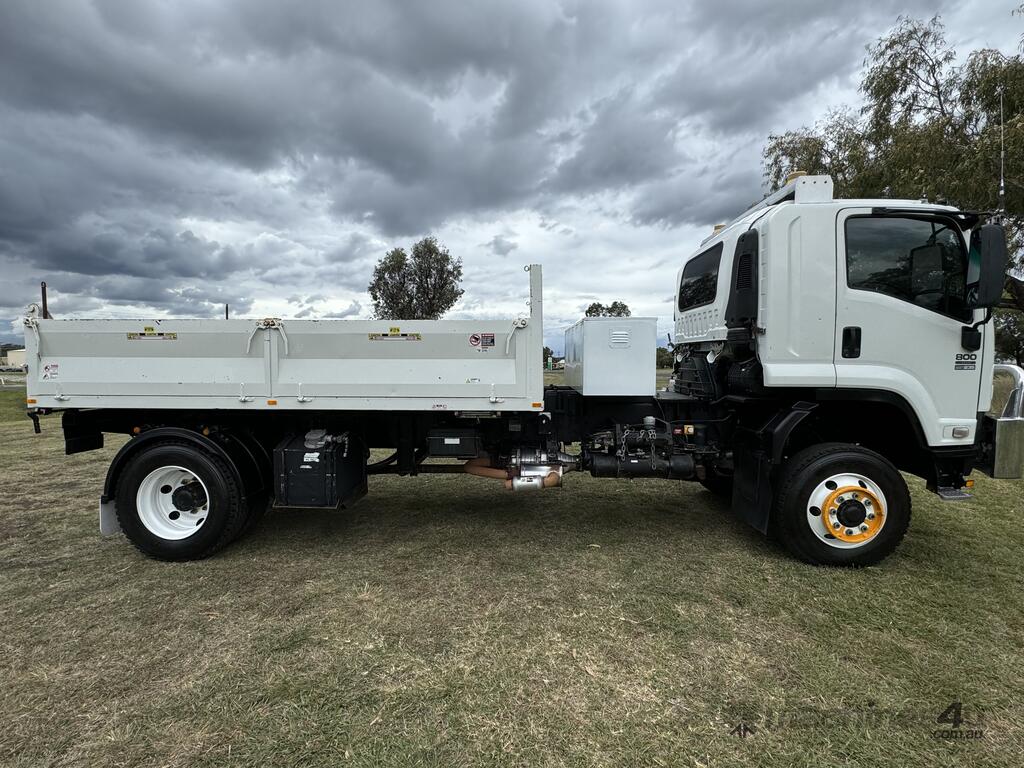 Buy Used 2012 Isuzu FTS800 Tipper Trucks in INVERELL, NSW