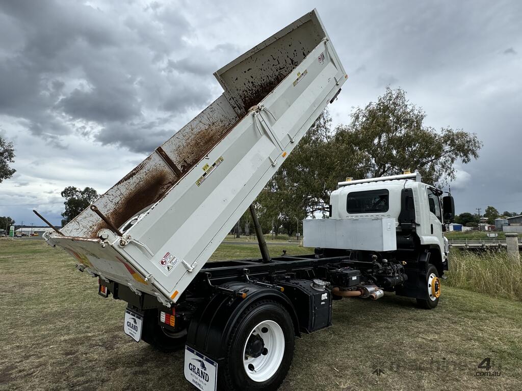 Buy Used 2012 Isuzu FTS800 Tipper Trucks in INVERELL, NSW