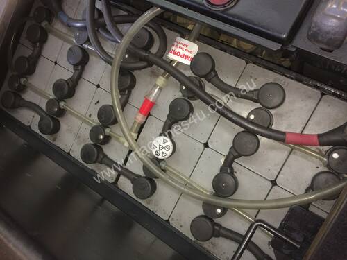 Used Crown CROWN WALKIE REACH STACKER new battery new charger Walk ...