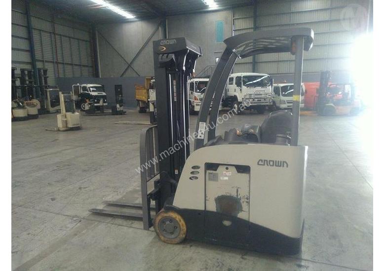Used Crown Crown RC5535-35TT208 Forklifts and Stackers in , - Listed on ...