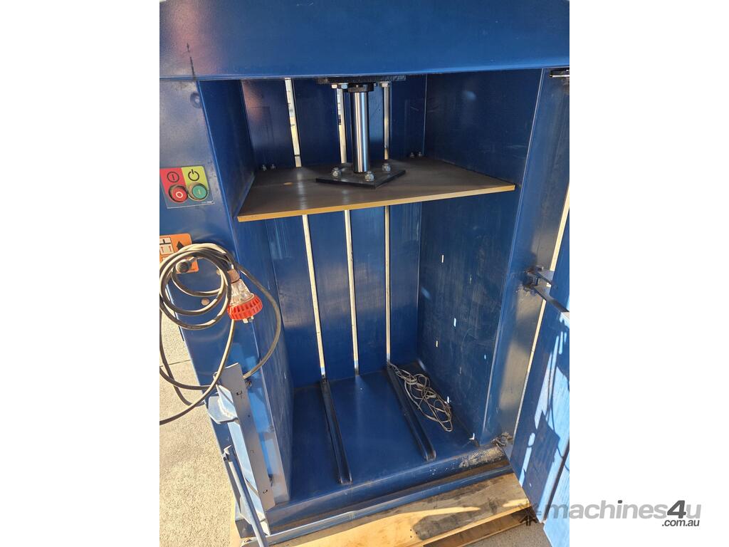 Used macfab MACFAB 240v 60kg BALER COMPACTOR UK Very Compact MIL-TEK Compactors 14L 37L Sold ...